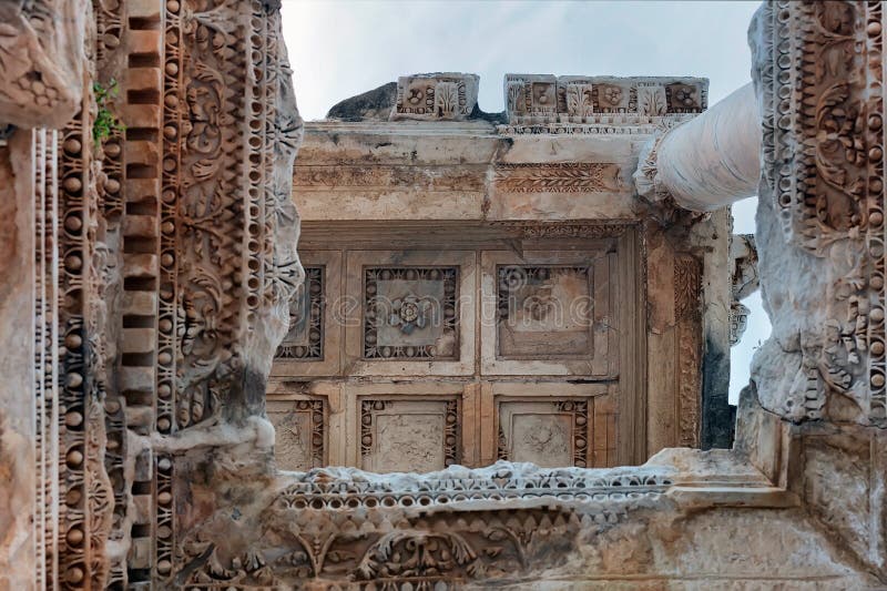 The Facade of Celsus Library, Ephesus, Turkey Stock Image - Image of ...