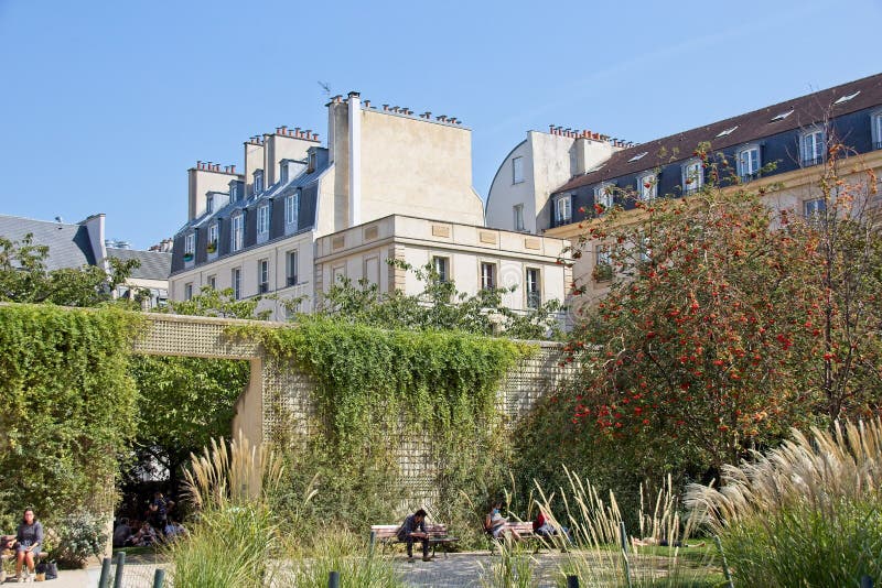 Facade of the House in Paris Editorial Photo - Image of industry ...
