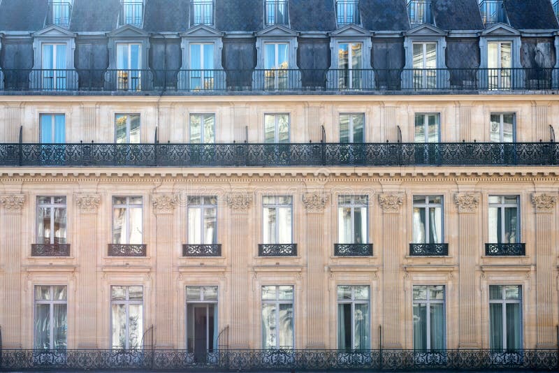 Facade of Paris Residential Building - Parisian Architecture Stock ...