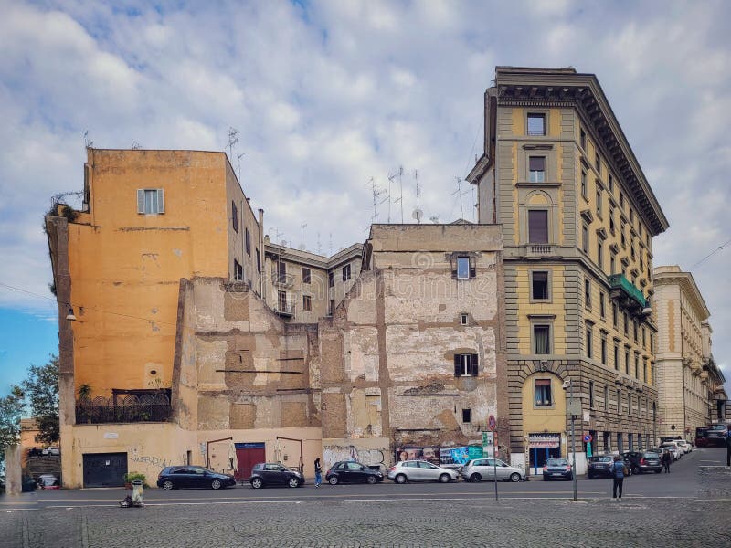 Facade in Rome, a House Sequestered? Editorial Stock Photo - Image of ...