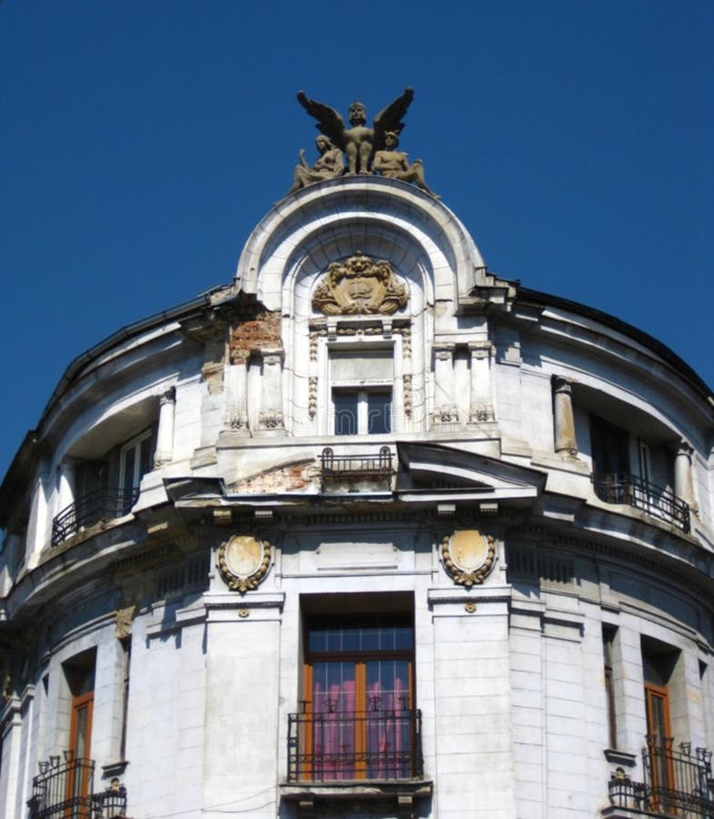 Facade-with-sculpture-group Stock Photo - Image of : 87854488