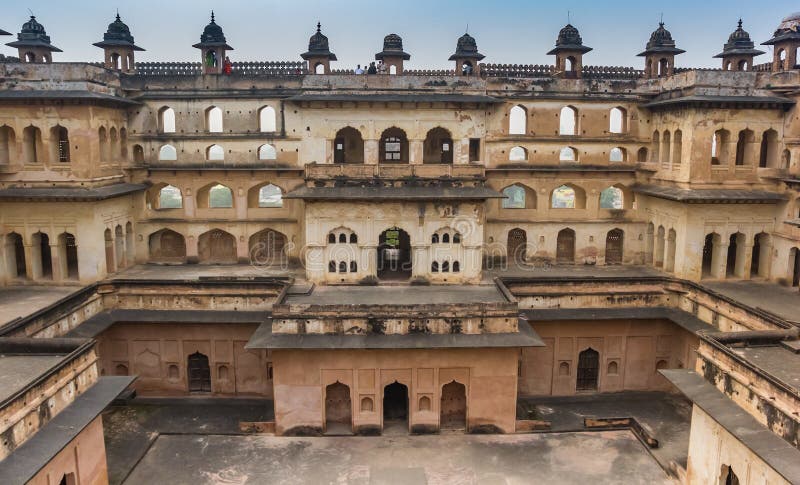 Facade with Small Towers of the Fort in Orchha Editorial Stock Image ...