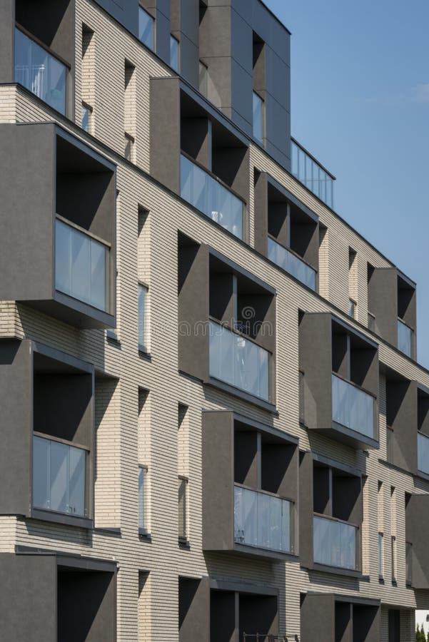 Facciata Moderna Del Bene Immobile Immagine Stock - Immagine di ...