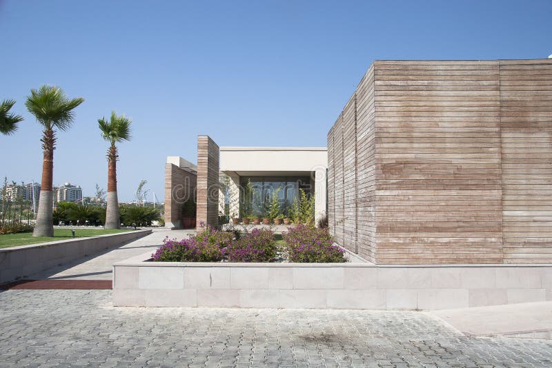 Facciata Moderna Della Costruzione Immagine Stock - Immagine di ...