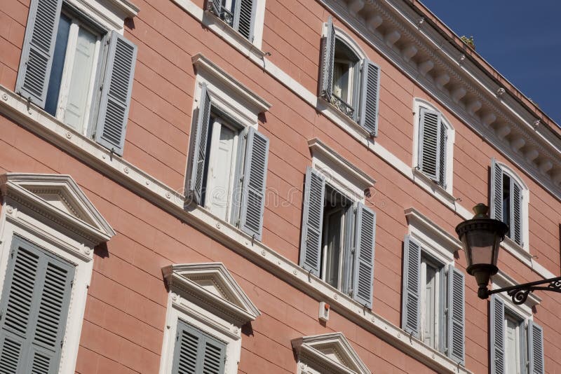 Facciata a Roma fotografia stock. Immagine di sistemazione - 22520062
