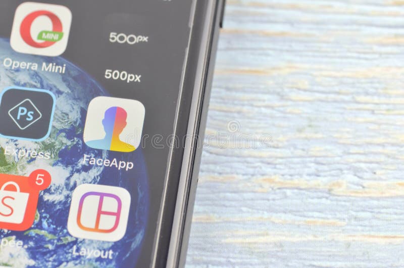 Face application editorial stock photo. Image of people - 188575253