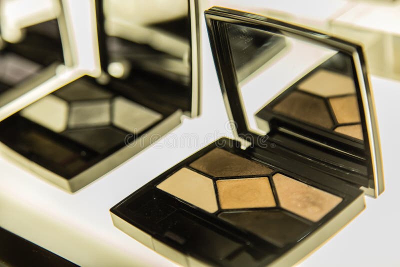 Face Cosmetic Makeup Powder Compact in Square Shape with a Mirror Stock ...