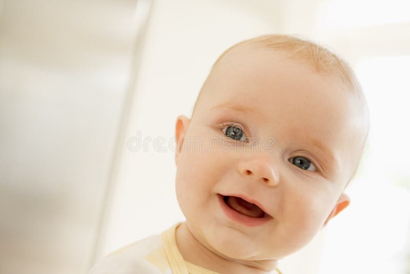 Face do bebê imagem de stock. Imagem de ombros, horizontal - 5638599