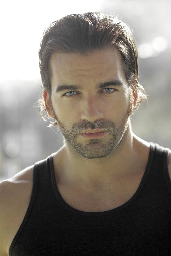 Face do homem imagem de stock. Imagem de pessoa, olhar - 21751285