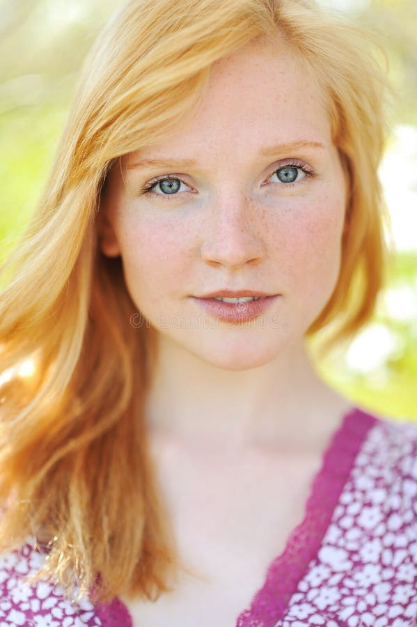 143,313 Pretty Face Standing Model Stock Photos - Free & Royalty-Free ...