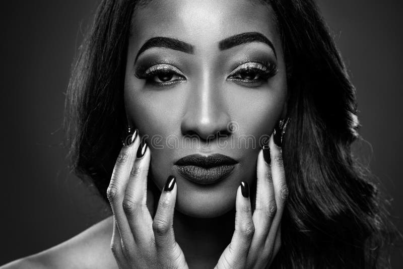 Face a Uma Jovem Beleza Negra Foto de Stock - Imagem de curta ...