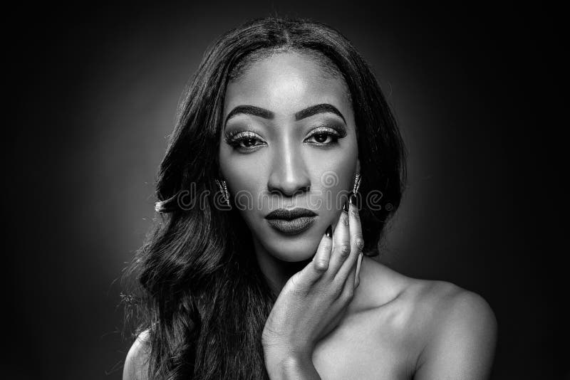 Face a Uma Jovem Beleza Negra Imagem de Stock - Imagem de isolado ...