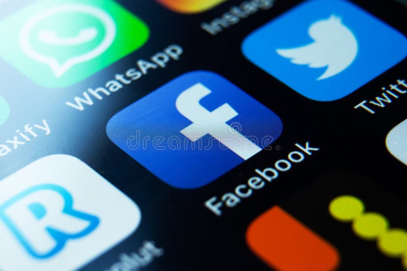 Facebook app on IPhone editorial stock image. Image of iphone - 141372799