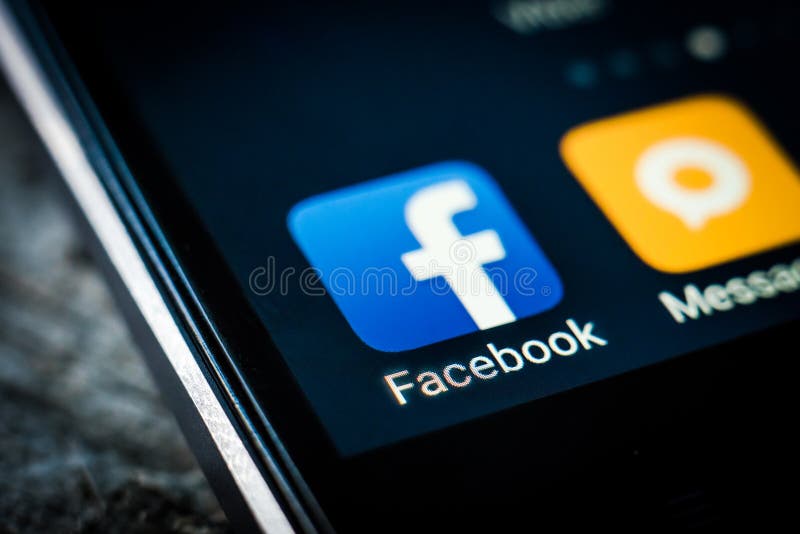 Facebook application icon editorial image. Image of online - 133470970