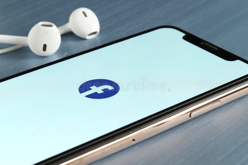 Facebook Application Thumbnail Logo on an Android Smartphone Editorial ...