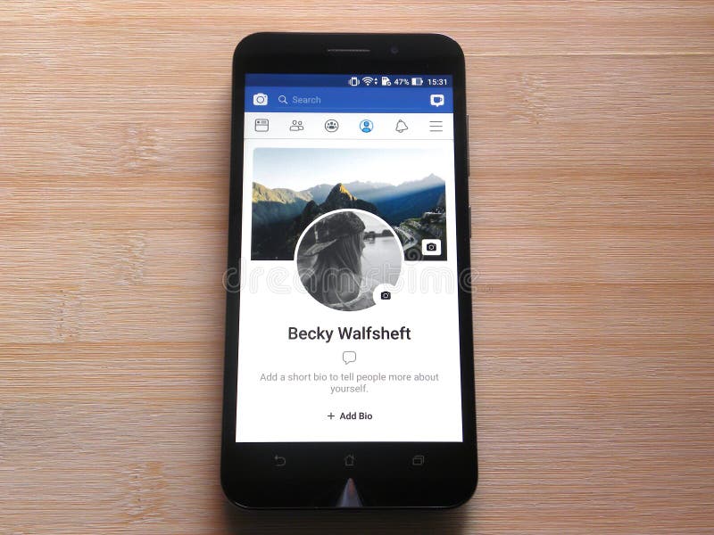 Facebook profile on phone editorial photo. Image of management - 152044976