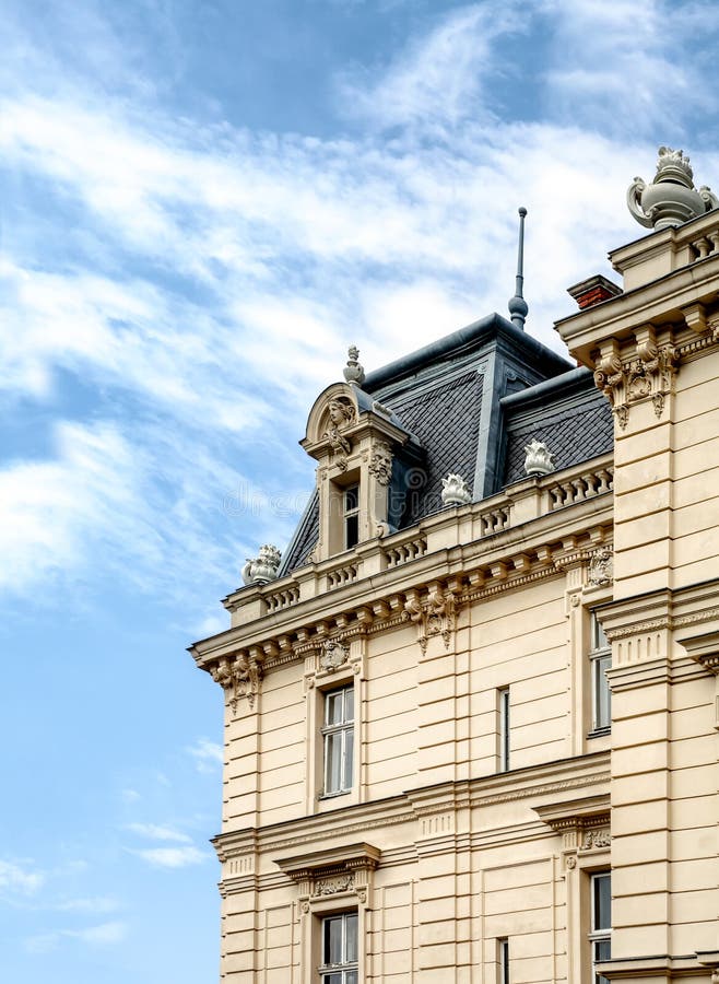 Facede of old bulding stock image. Image of outdoors - 24032777