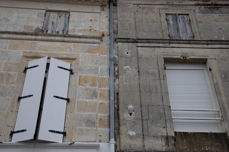 Before and after Facelift Stones Comparison of Clean Building Facade ...