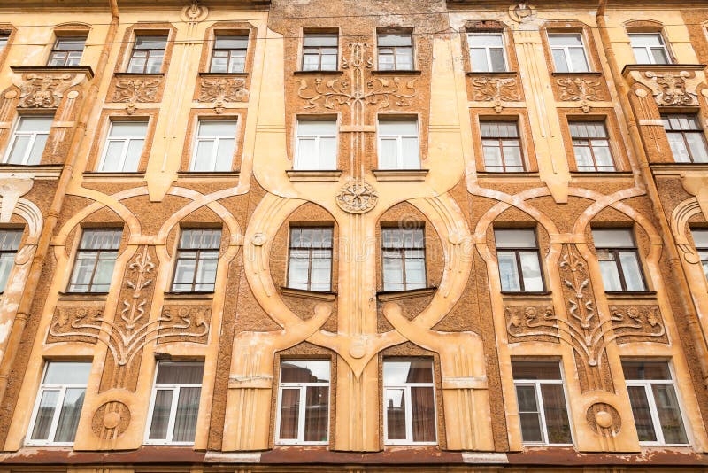 Fachada de la casa imagen de archivo. Imagen de canal - 55495381