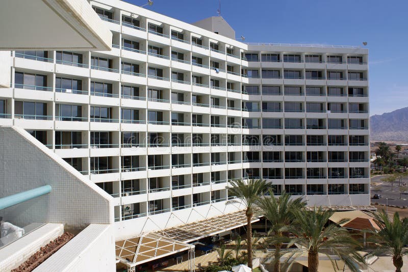 27,000 Fachada De Un Hotel Moderno Fotos - Libres de Derechos y ...