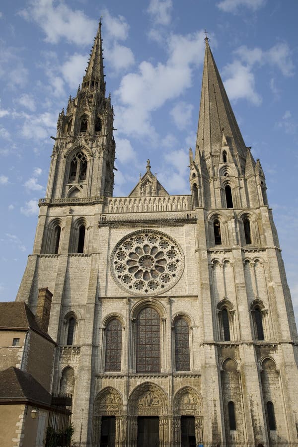 Fachada Principal, Catedral De Chartres, France Foto de Stock - Imagem ...