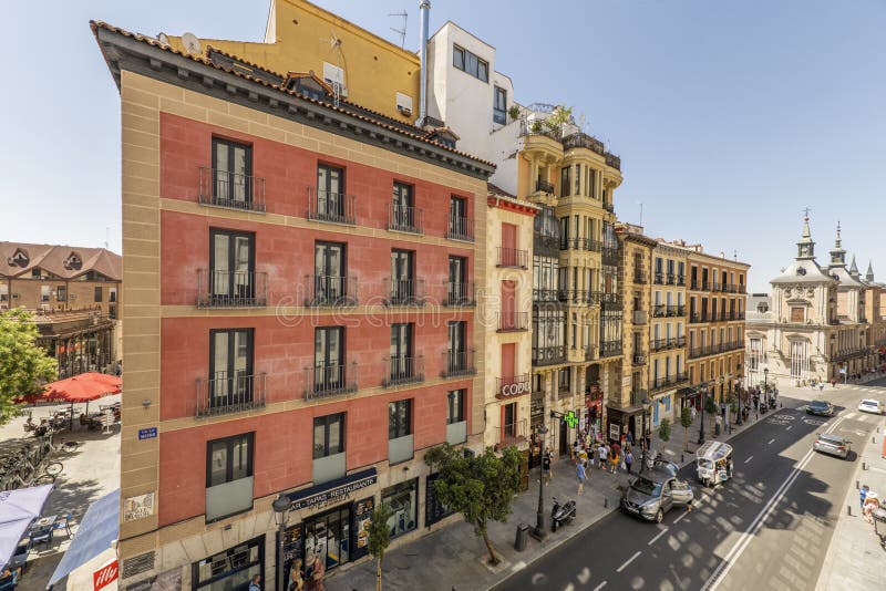 Fachadas De Antiguos Edificios Monumentales En El Centro De Madrid Imagen editorial - Imagen de ...