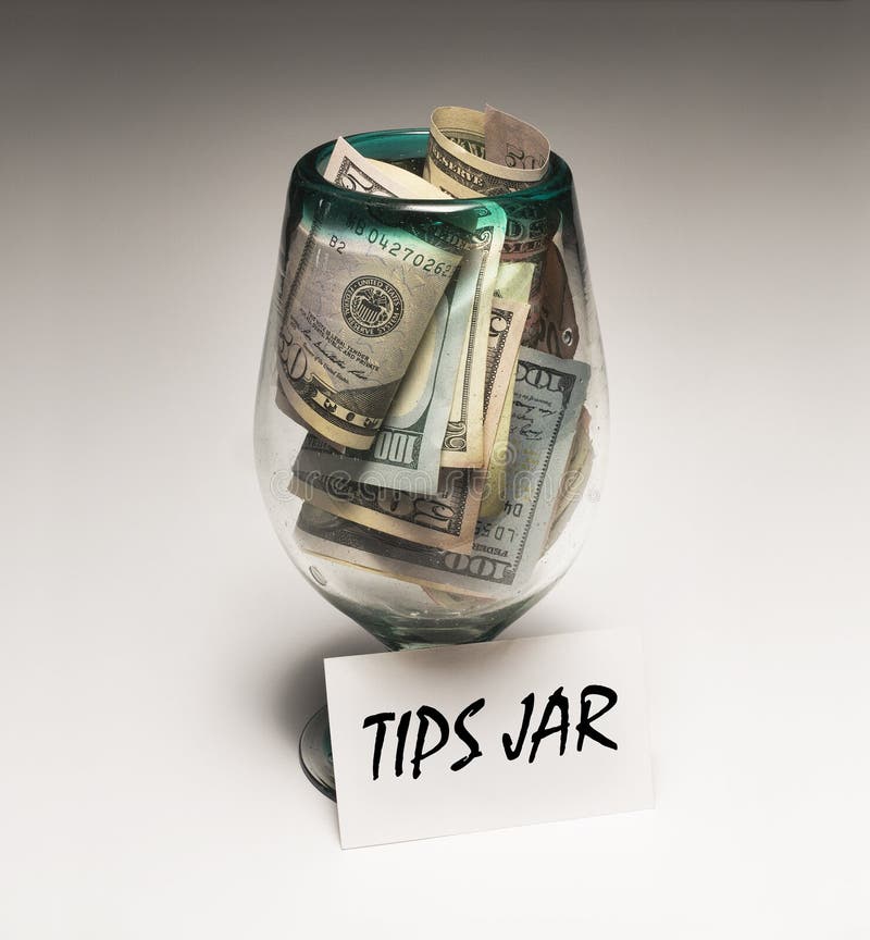 $50 Factures Et $100 Bils Dans Le Pot D'astuces Image stock - Image du ... $50 Factures Et $100 Bils Dans Le Pot D'astuces Image stock - Image du ...