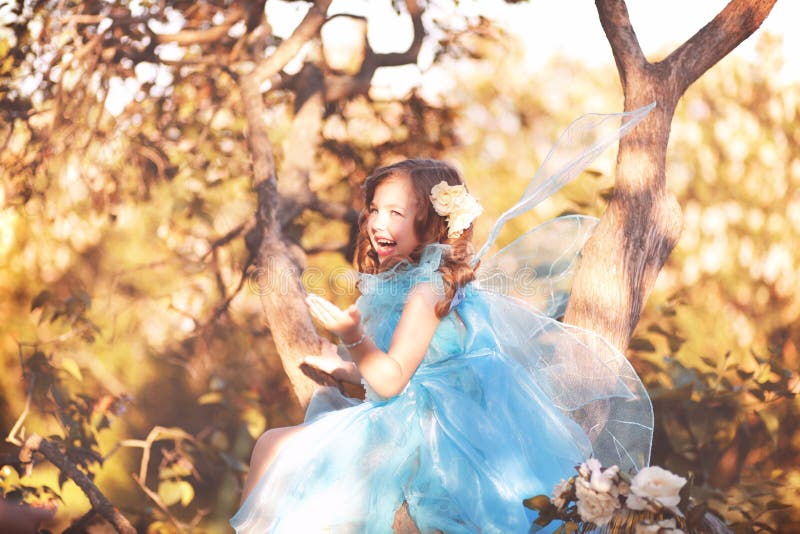 Livro E Areia-vidros Do Fairy-tale Imagem de Stock - Imagem de fairy ...