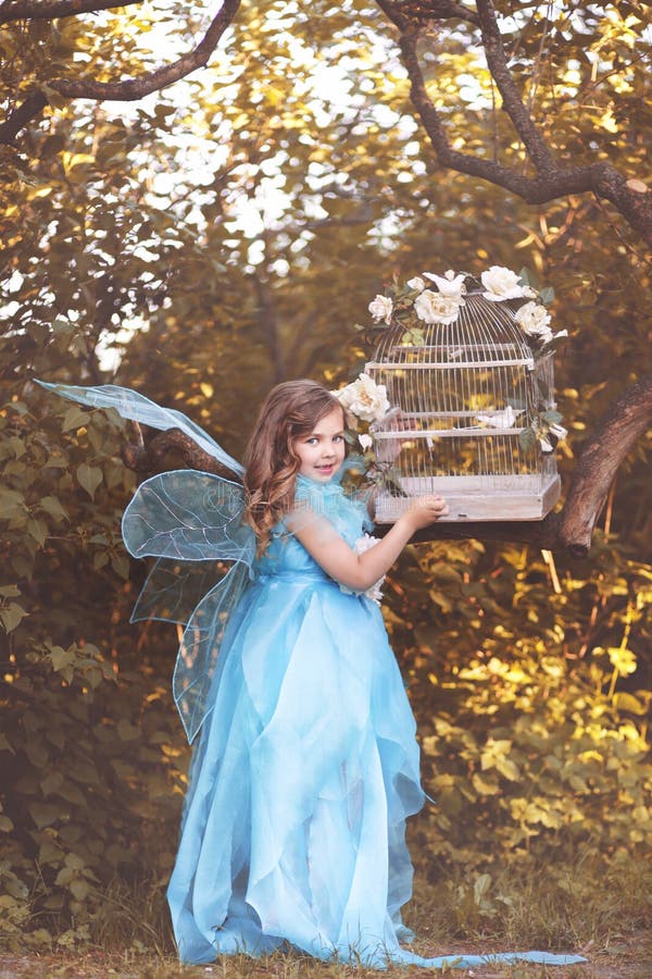 Livro E Areia-vidros Do Fairy-tale Imagem de Stock - Imagem de fairy ...