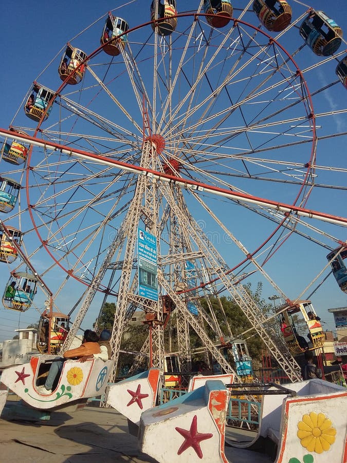 Fair editorial photo. Image of fair, love, joint, wheel - 116773691