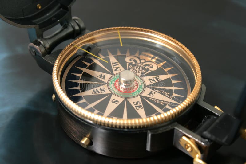 Boussole de navigation image stock. Image of aventure - 8202277