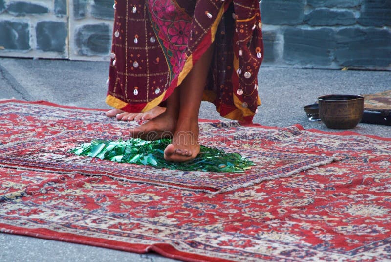 Le lit du fakir photo stock. Image du groupe, forme, carpé - 74594786