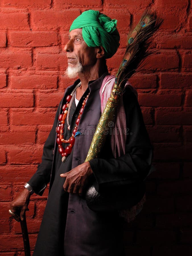 Fakir, Inde photo éditorial. Image du vêtements, barbe - 46845216