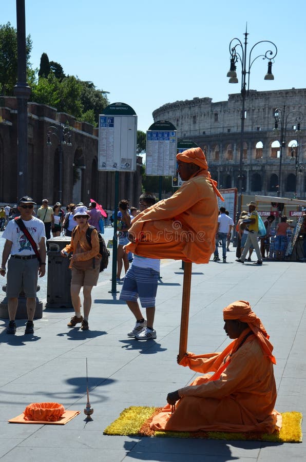 Indische Fakire, Die Levitationstrick in Rom Durchführen ...