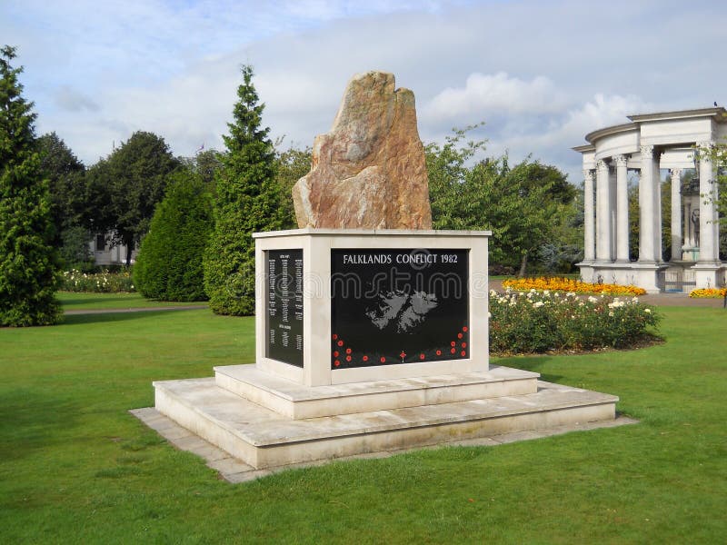 Falklands Conflict Memorial, Cardiff, UK Stock Image - Image of 1982 ...