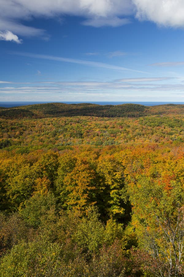 Fall Hills & Lake Superior Stock Image - Image of autumn, summit: 27113449