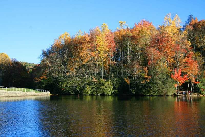 Fall Lake Picture. Image: 3620588