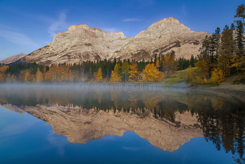 Fall Reflections at Wedge Pond Stock Image - Image of leaf, still ...