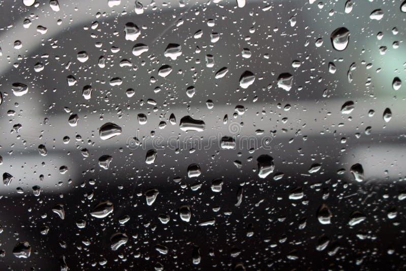 Regentropfen, Die Aus Dem Himmel Heraus Fallen. Stockfoto - Bild von ...