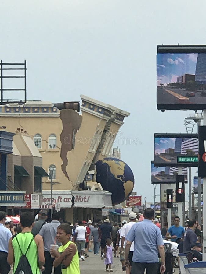 Falling building editorial photo. Image of falling, perfect - 98572156