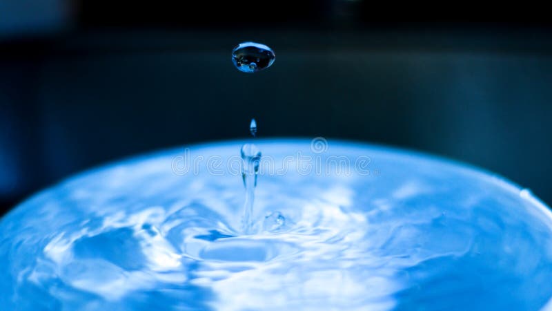 Falling Drop into Clear Water Stock Image - Image of wave, bubble ...