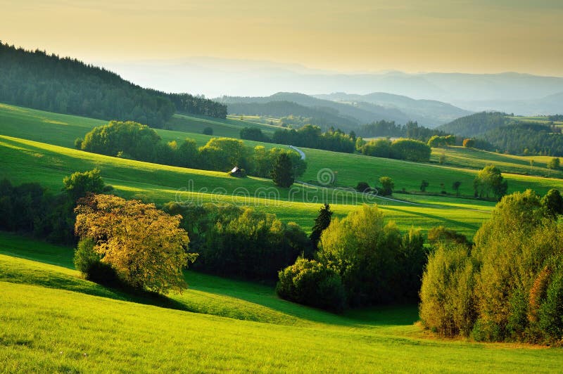 Falllandschaft in Slowakei stockbild. Bild von nave, sauber - 77765449