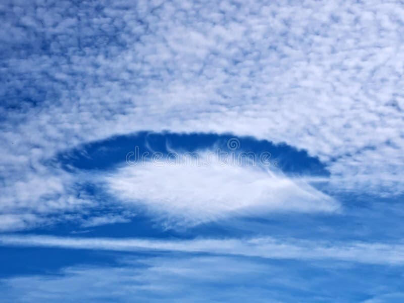 Fallstreak Cloud Formations Stock Photo - Image of peek, cloud: 115763020