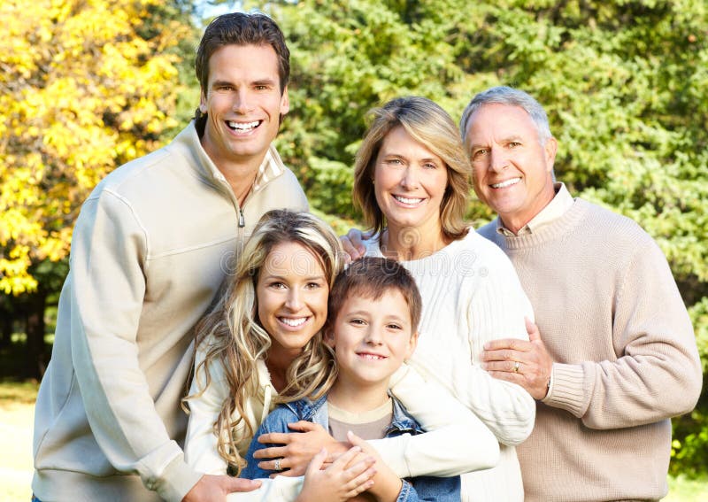 Familia feliz imagen de archivo. Imagen de hija, picnic - 11115711