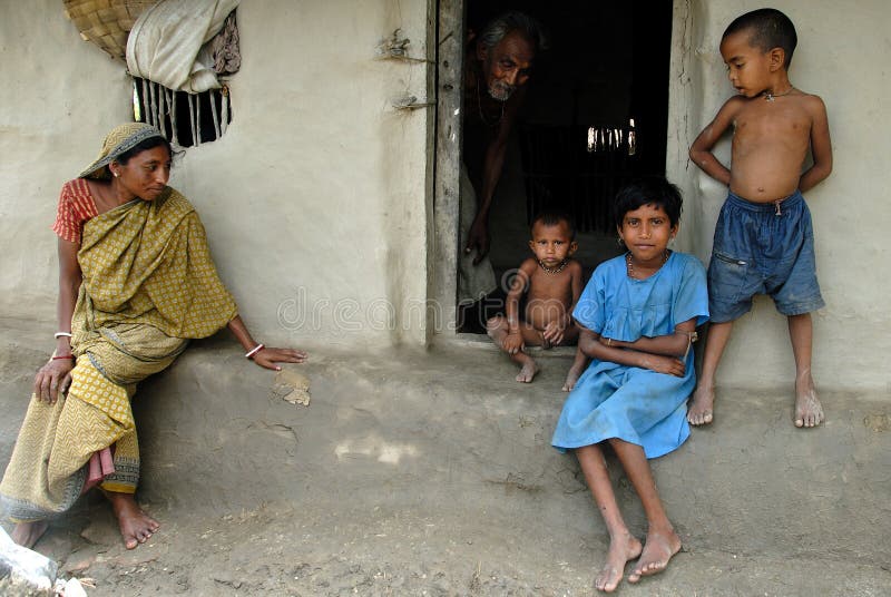 Familia rural fotografía editorial. Imagen de vida, alejado - 24746887