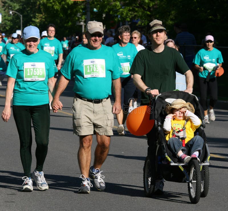 Marathon runners editorial photography. Image of movement - 9406822