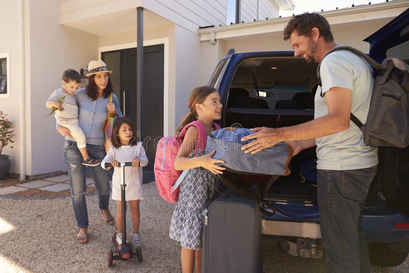 Family Packing Car Ready for Summer Vacation Stock Photo - Image of ...