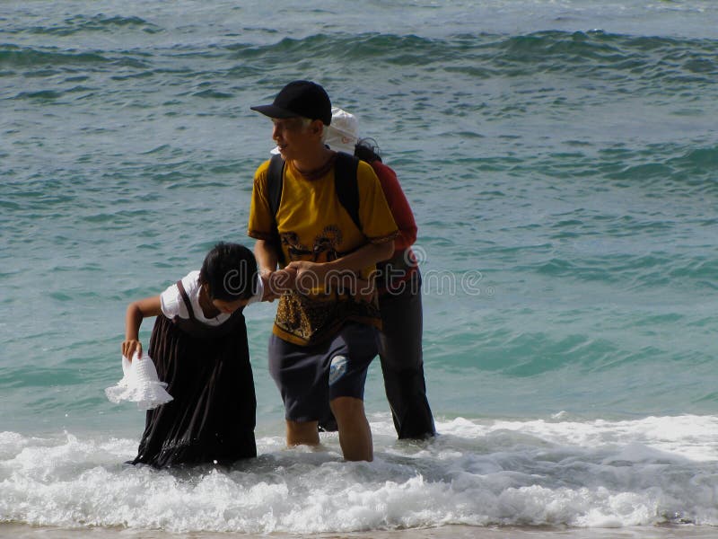 Family Fun Playing Water on the Beach at Pangandaran Editorial ...