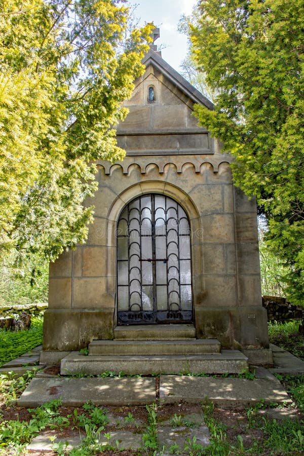 Family Tomb in the Cemetery Stock Image - Image of memory, family ...
