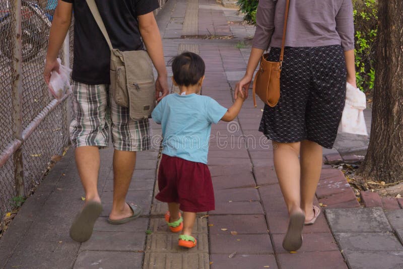 Two Men Shake Hands Riding Horses. Editorial Stock Photo - Image of living, costume: 48410633